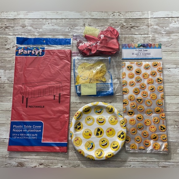 Party Supplies | Free With Any Purchase Emoji Smiley Face Partt ...